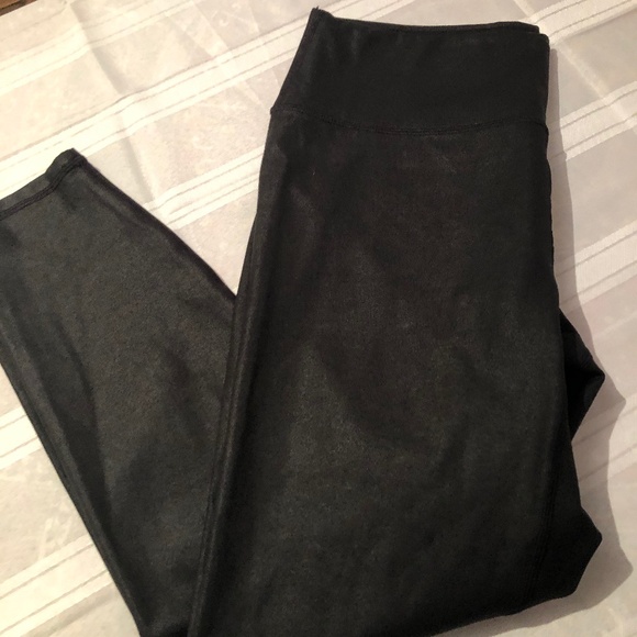 Fabletics | Pants & Jumpsuits | Fabletics Capri Yoga Pants Leggings ...